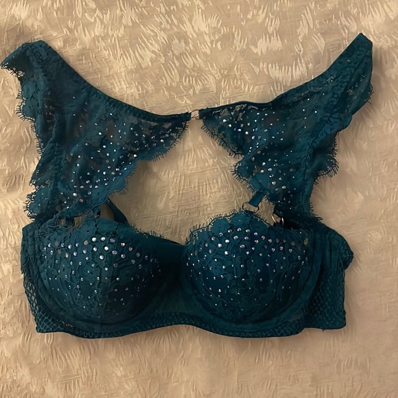 Victoria's Secret | Other | 32c Victoria Secret Bra | Poshmark